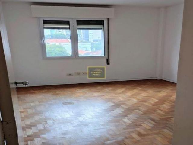 Apartamento em Cerqueira César com 112 metros de área útil, para venda
