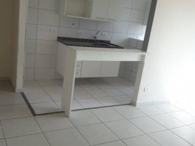 Apartamento em Champagnat, Londrina/PR de 58m² 3 quartos à venda por R$ 290.000,00
