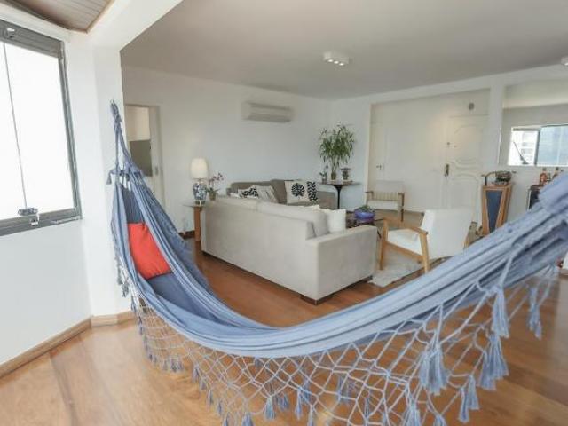 Apartamento em Cidade Monções com 227m²