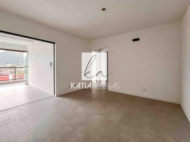 Apartamento em condomínio alto padrão