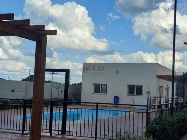 Apartamento em Condomínio Club
