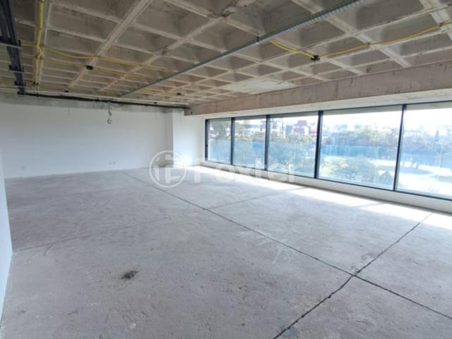 Apartamento em condomínio com 4 dormitórios em Porto Alegre