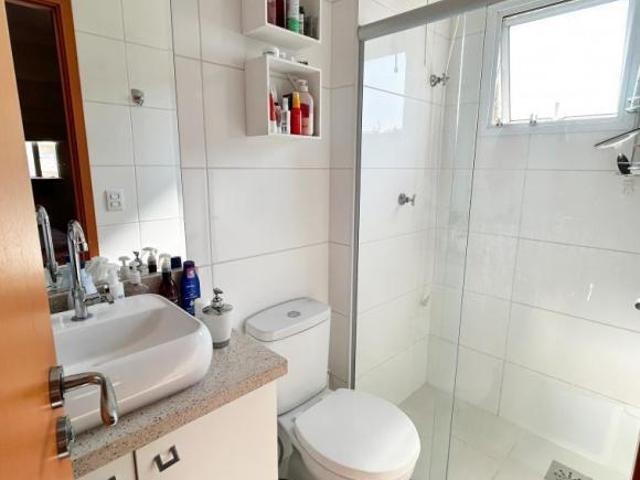 Apartamento em condomínio com 02 dormitórios, sacada gourmet, 01 vaga e lazer. L