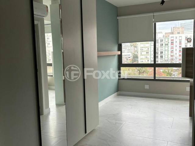 Apartamento em condomínio com 1 dormitórios em Porto Alegre