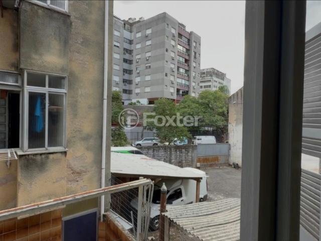 Apartamento em condomínio com 1 dormitórios em Porto Alegre