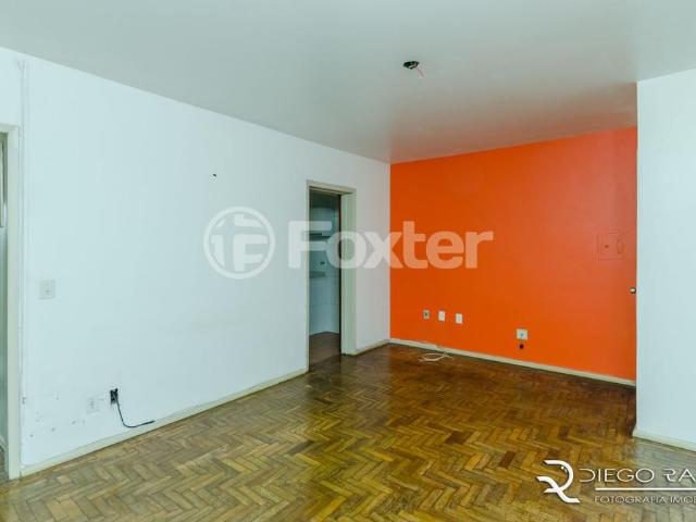 Apartamento em condomínio com 2 dormitórios em Porto Alegre