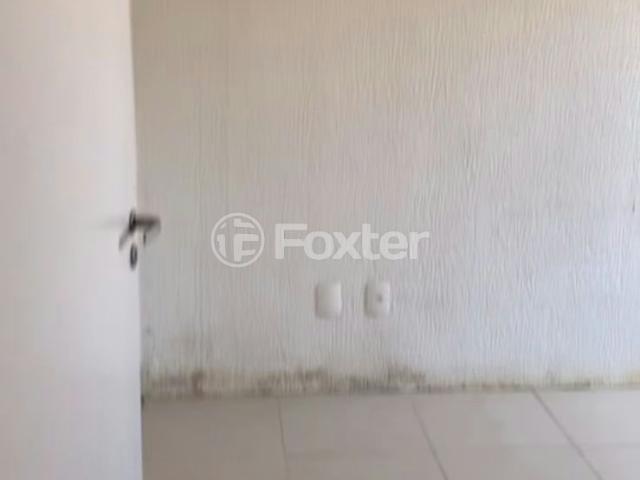 Apartamento em condomínio com 2 dormitórios em Porto Alegre