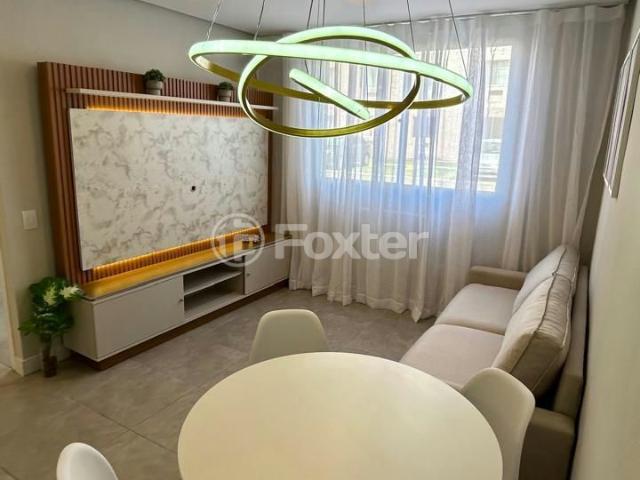 Apartamento em condomínio com 2 dormitórios em Porto Alegre