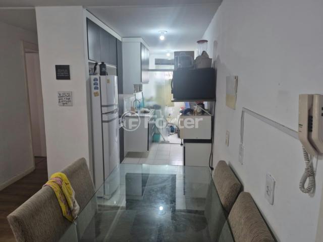 Apartamento em condomínio com 2 dormitórios em Porto Alegre