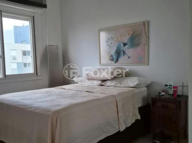 Apartamento em condomínio com 2 dormitórios em Porto Alegre