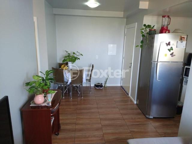 Apartamento em condomínio com 2 dormitórios em Porto Alegre