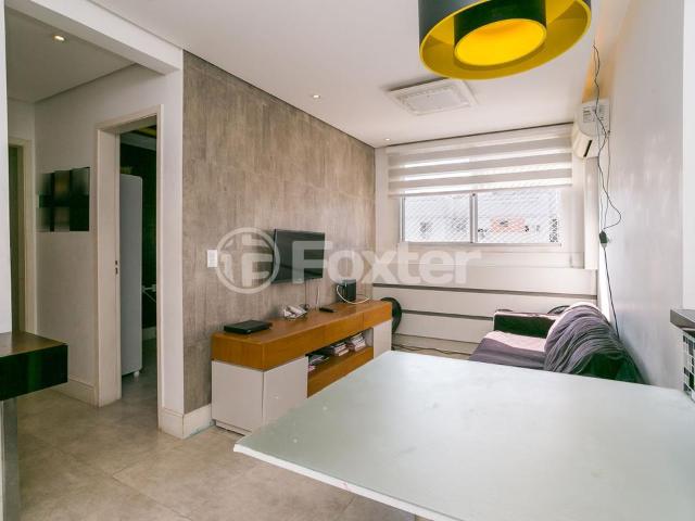 Apartamento em condomínio com 2 dormitórios em Porto Alegre