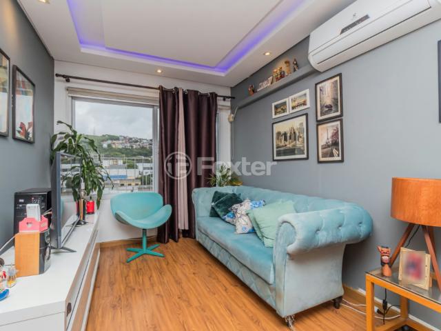 Apartamento em condomínio com 2 dormitórios em Porto Alegre