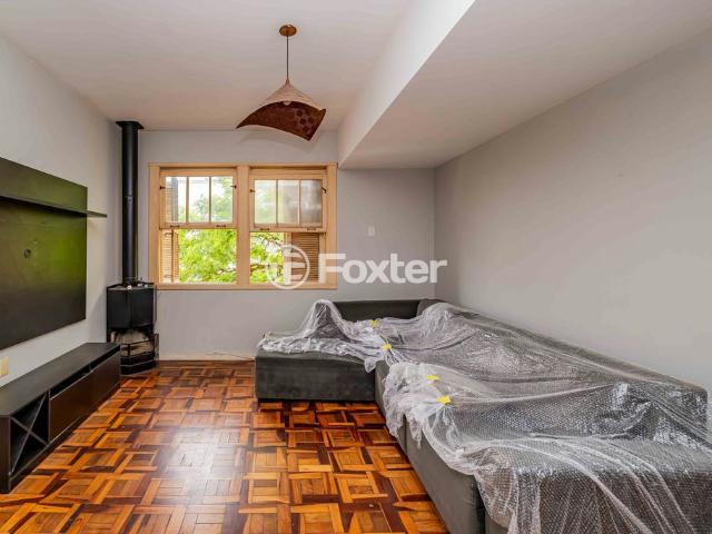 Apartamento em condomínio com 2 dormitórios em Porto Alegre