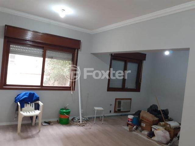 Apartamento em condomínio com 2 dormitórios em Porto Alegre