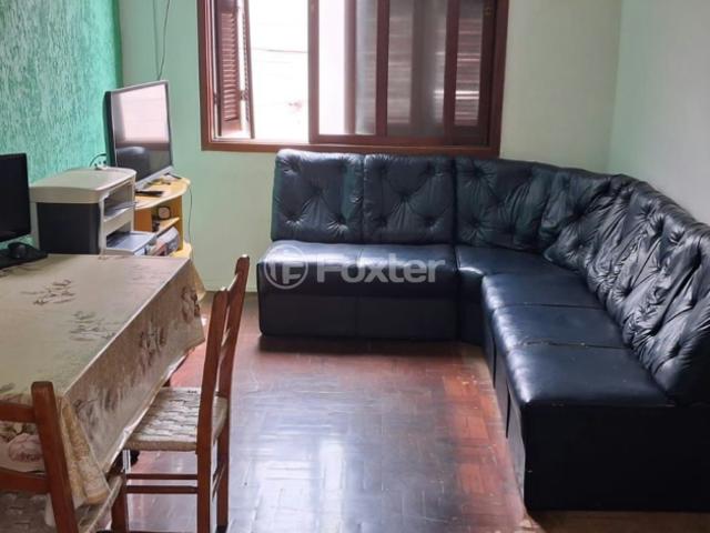 Apartamento em condomínio com 2 dormitórios em Porto Alegre