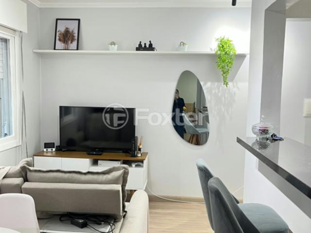 Apartamento em condomínio com 2 dormitórios em Porto Alegre