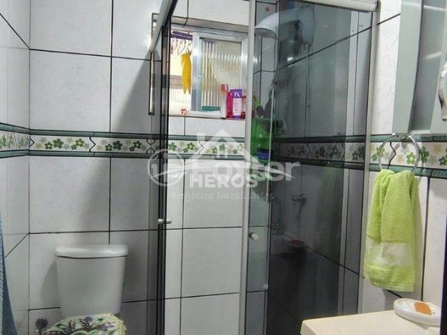 Apartamento em condomínio com 2 dormitórios em Porto Alegre