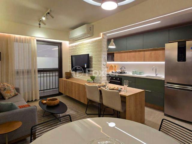 Apartamento em condomínio com 2 dormitórios em Porto Alegre