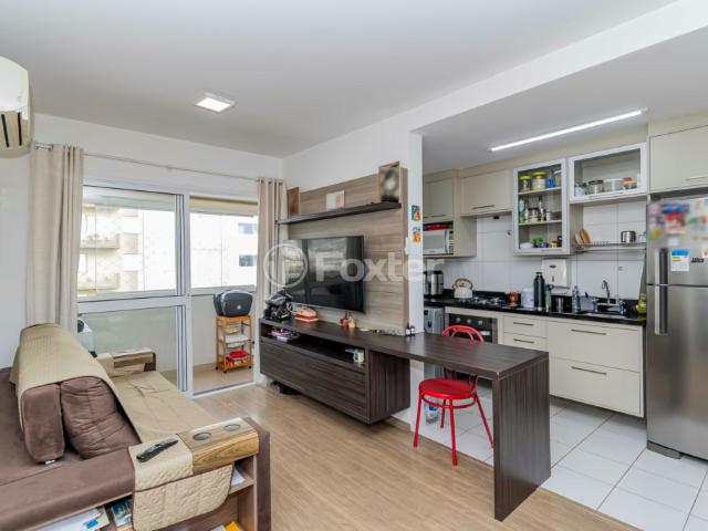 Apartamento em condomínio com 2 dormitórios em Porto Alegre