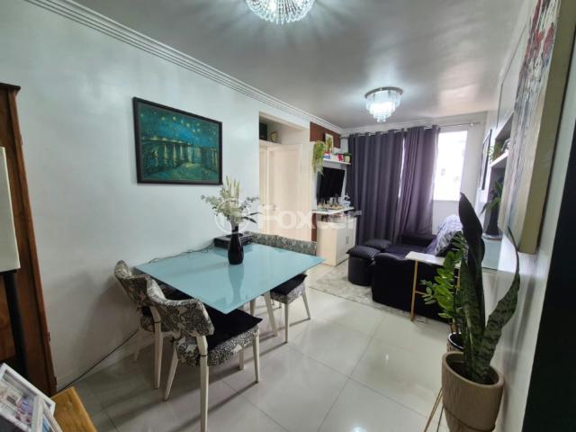 Apartamento em condomínio com 2 dormitórios em Porto Alegre