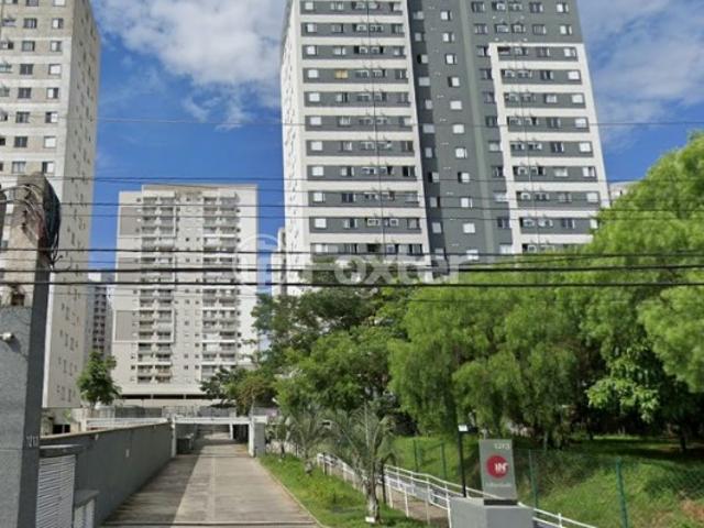 Apartamento em condomínio com 2 dormitórios em São Paulo