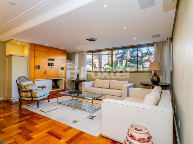 Apartamento em condomínio com 3 dormitórios em Porto Alegre