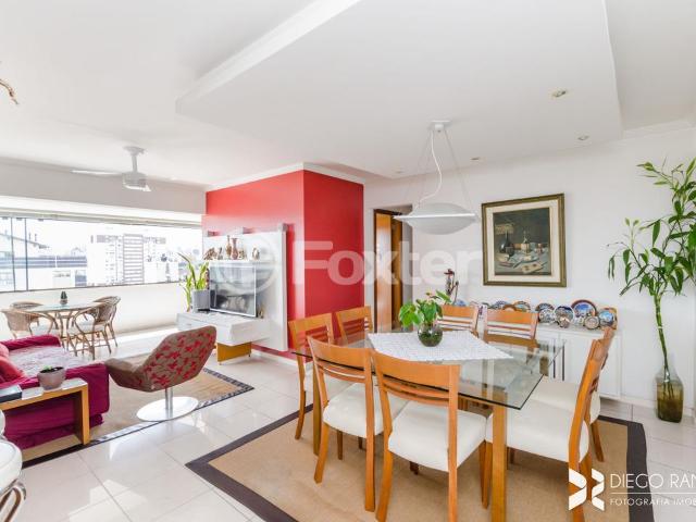 Apartamento em condomínio com 3 dormitórios em Porto Alegre