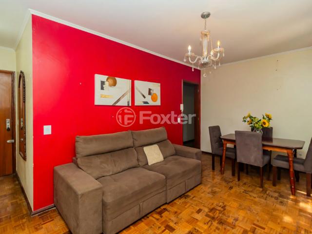Apartamento em condomínio com 3 dormitórios em Porto Alegre