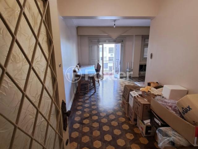 Apartamento em condomínio com 3 dormitórios em Porto Alegre