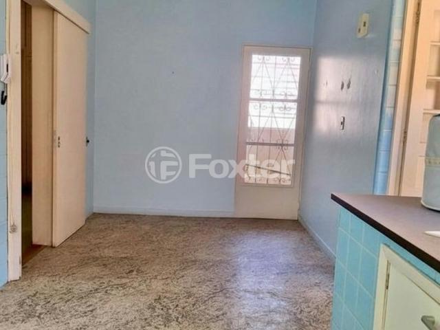 Apartamento em condomínio com 3 dormitórios em Porto Alegre