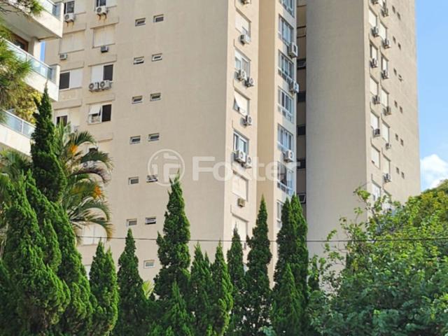 Apartamento em condomínio com 3 dormitórios em Porto Alegre