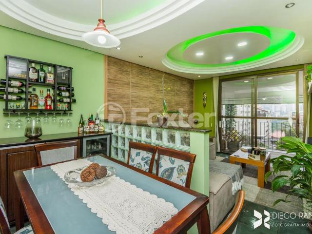 Apartamento em condomínio com 3 dormitórios em Porto Alegre