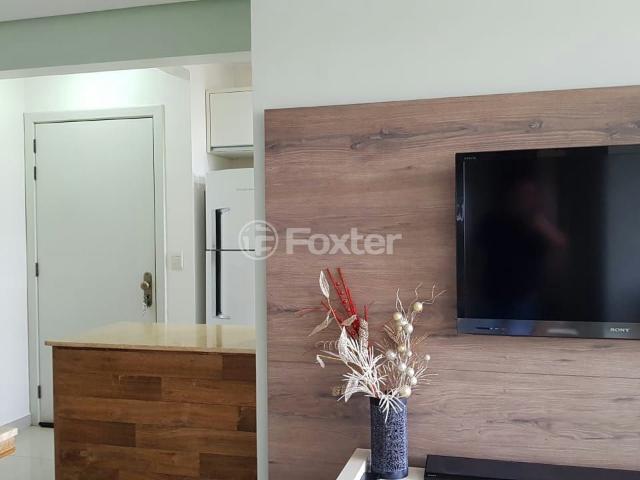 Apartamento em condomínio com 3 dormitórios em Porto Alegre