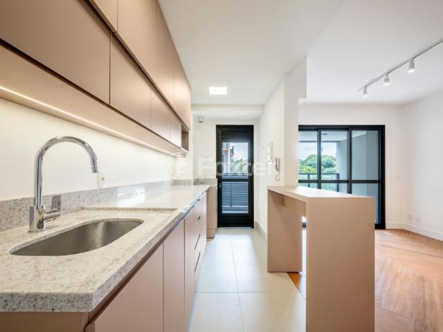 Apartamento em condomínio com 3 dormitórios em Porto Alegre