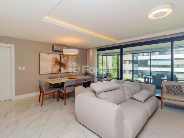 Apartamento em condomínio com 3 dormitórios em Porto Alegre