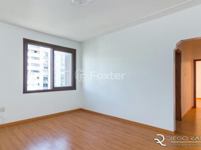 Apartamento em condomínio com 3 dormitórios em Porto Alegre