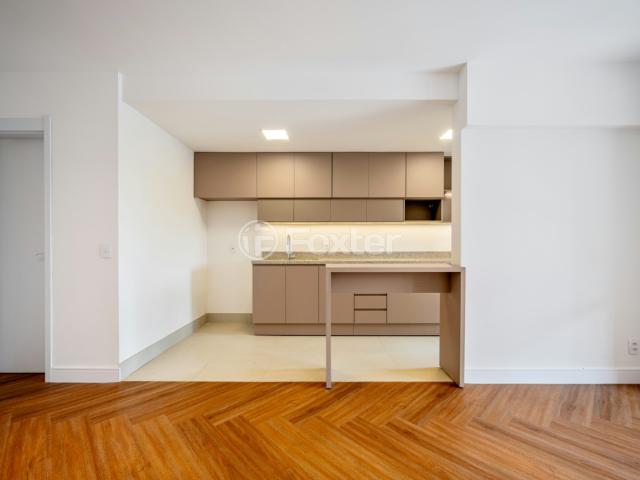 Apartamento em condomínio com 3 dormitórios em Porto Alegre
