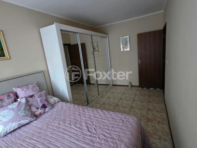 Apartamento em condomínio com 3 dormitórios em Porto Alegre