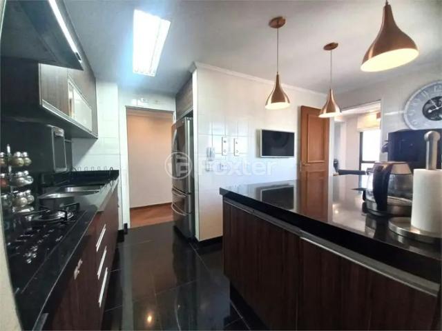Apartamento em condomínio com 3 dormitórios em São Paulo