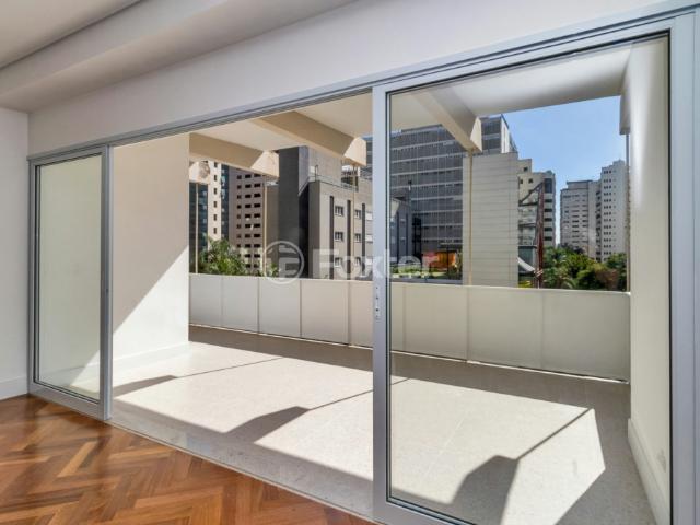 Apartamento em condomínio com 3 dormitórios em São Paulo