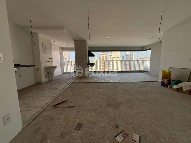 Apartamento em condomínio com 3 dormitórios em São Paulo