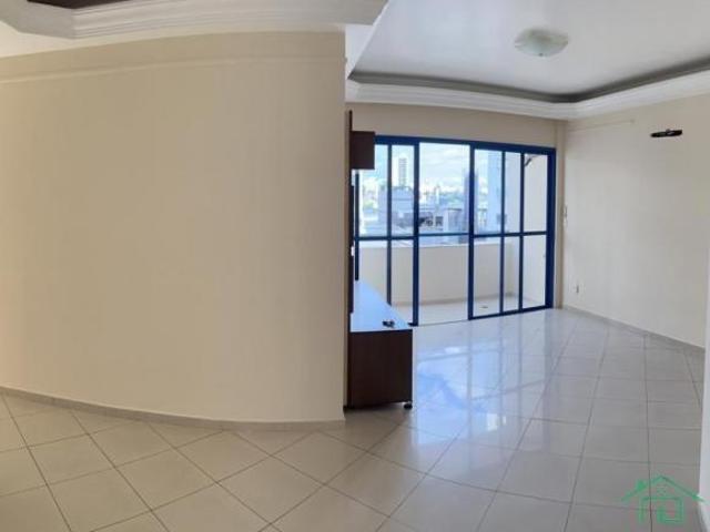 Apartamento em Condomínio Familiar