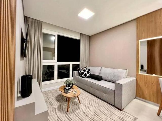 Apartamento em condomínio próximo a praia com 3 quartos em Pompéia Santos SP