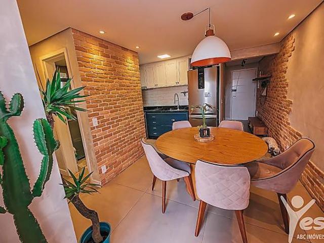 Apartamento em condomínio, 110m², 02 dormitórios, 02 vagas, com planejados, Sant