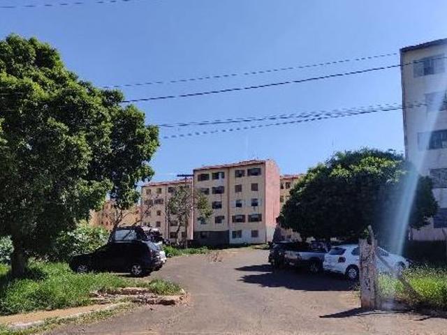 Apartamento em Conjunto Habitacional Paulo Lúcio Nogueira, Marília/SP de 45m² 2 quartos à venda por R$ 54.347,21
