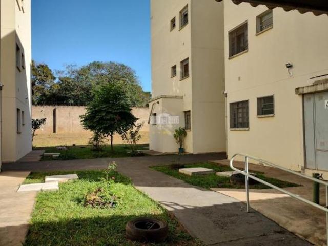 Apartamento em Conjunto Habitacional Pedro Perri, Araçatuba/SP de 69m² 2 quartos à venda por R$ 110