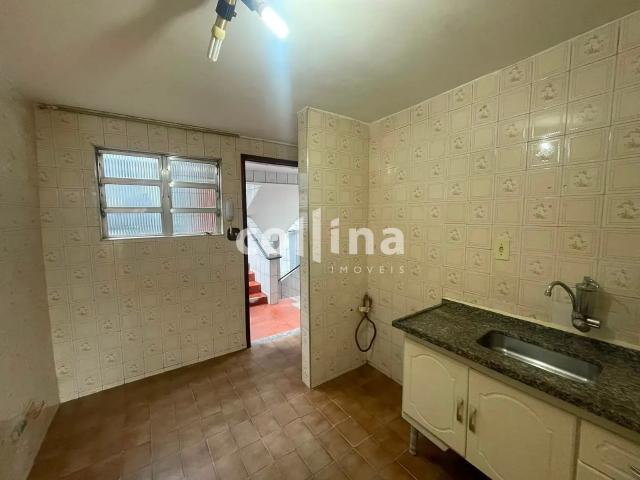 Apartamento em Conjunto Habitacional Presidente Castelo Branco, Carapicuíba/SP de 52m² 2 quartos para locação R$ 1.100,00/mes