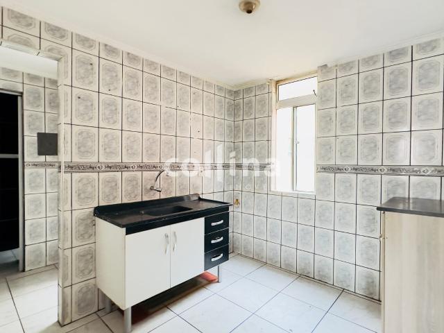 Apartamento em Conjunto Habitacional Presidente Castelo Branco, Carapicuíba/SP de 52m² 3 quartos à venda por R$ 159.900,00