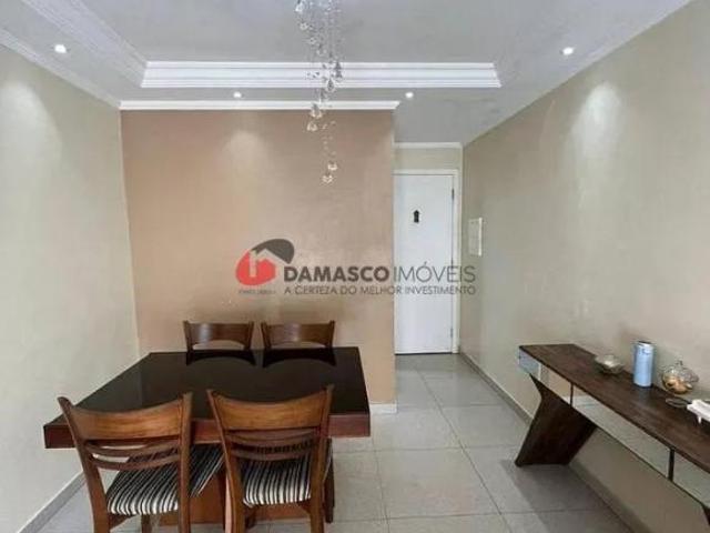 Apartamento em Conjunto Residencial Pombeva